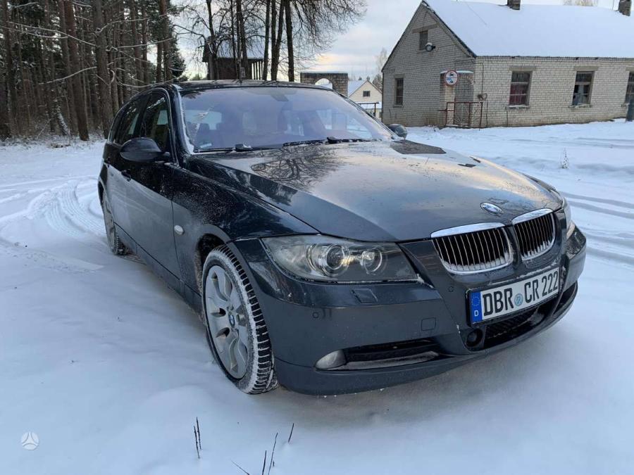 Grey BMW 325 2007 in Utena, with an engine capacity of 3.00 L and mileage of 315 thousand km for 3999 €, photo 1 on AUTOMOTO.COM.LV