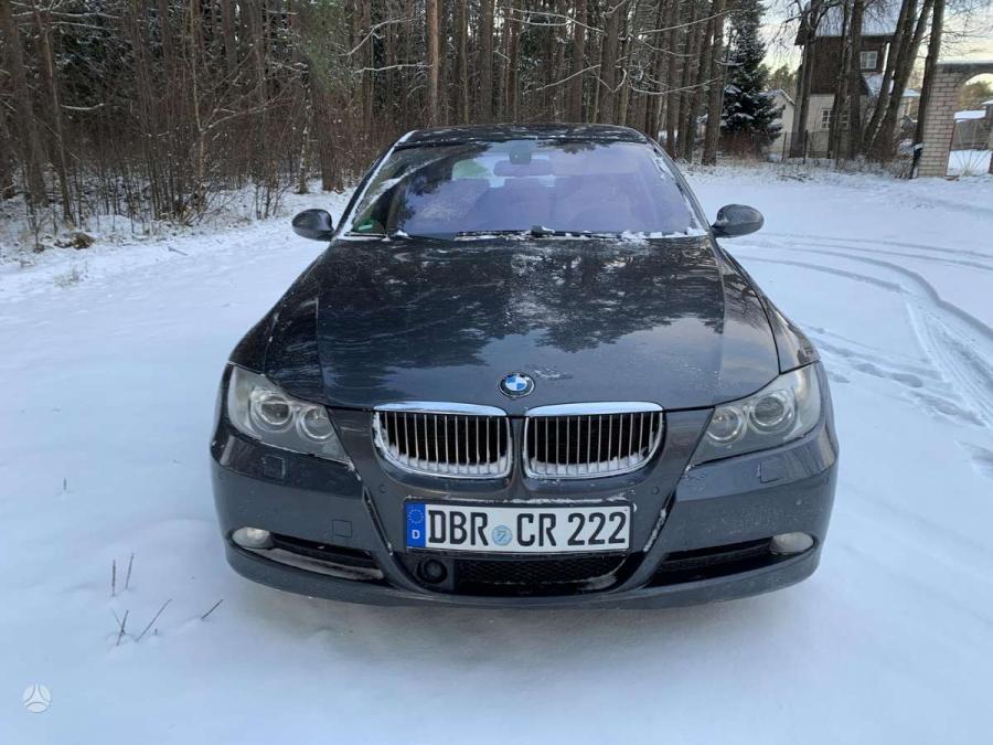 Grey BMW 325 2007 in Utena, with an engine capacity of 3.00 L and mileage of 315 thousand km for 3999 €, photo 2 on AUTOMOTO.COM.LV