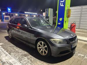 Grey BMW 325 2007 in Kaunas, with an engine capacity of 2.99 L and mileage of 370 thousand km for 3500 €, photo 2 on AUTOMOTO.COM.LV