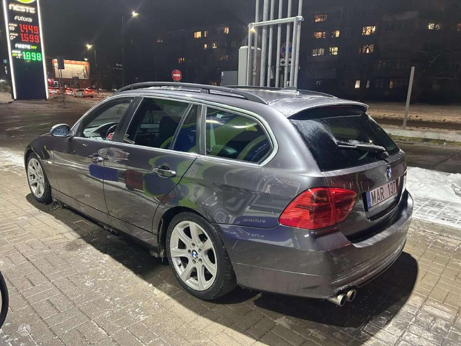 Grey BMW 325 2007 in Kaunas, with an engine capacity of 2.99 L and mileage of 370 thousand km for 3500 €, photo 3 on AUTOMOTO.COM.LV