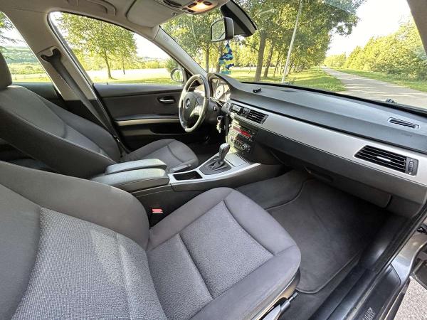 Grey BMW 325 2007 in Kaunas, with an engine capacity of 2.99 L and mileage of 370 thousand km for 3500 €, photo 5 on AUTOMOTO.COM.LV
