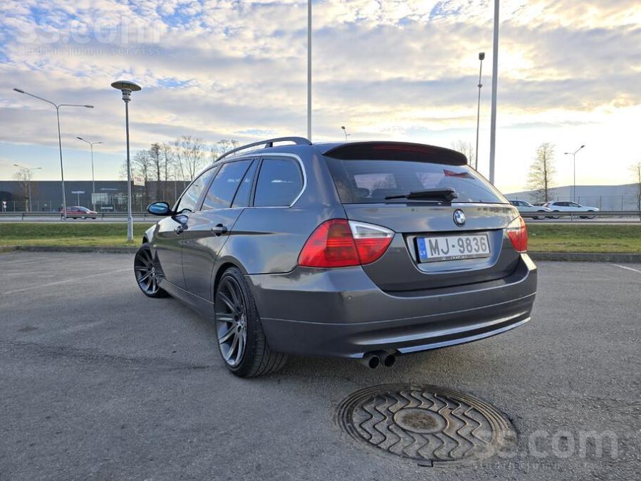 Grey BMW 325 2007 in Riga, with an engine capacity of 3.00 L and mileage of 269 thousand km for 4500 €, photo 9 on AUTOMOTO.COM.LV