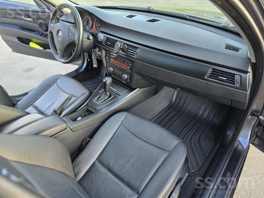 Grey BMW 325 2007 in Riga, with an engine capacity of 3.00 L and mileage of 269 thousand km for 4500 €, photo 12 on AUTOMOTO.COM.LV