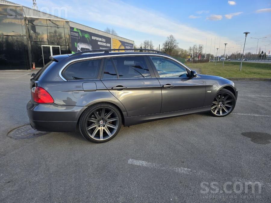 Grey BMW 325 2007 in Riga, with an engine capacity of 3.00 L and mileage of 269 thousand km for 4500 €, photo 17 on AUTOMOTO.COM.LV