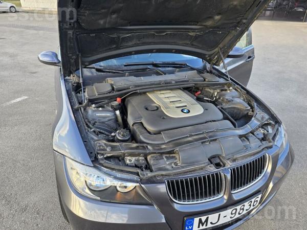 Grey BMW 325 2007 in Riga, with an engine capacity of 3.00 L and mileage of 271 thousand km for 4350 €, photo 4 on AUTOMOTO.COM.LV