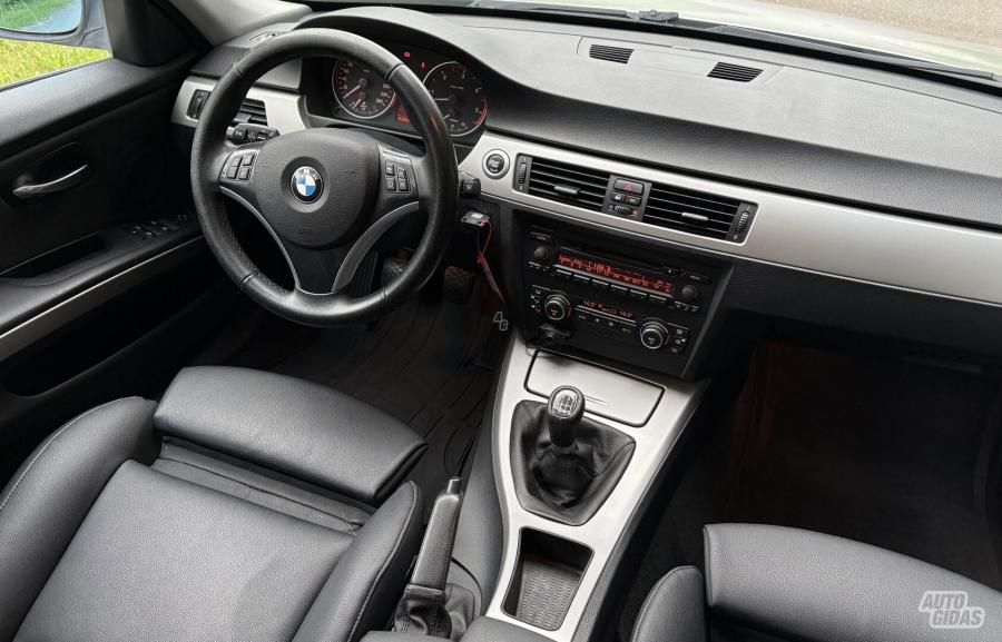 Grey BMW 325 2007 in Silale, with an engine capacity of 3.00 L and mileage of 334 thousand km for 4199 €, photo 14 on AUTOMOTO.COM.LV