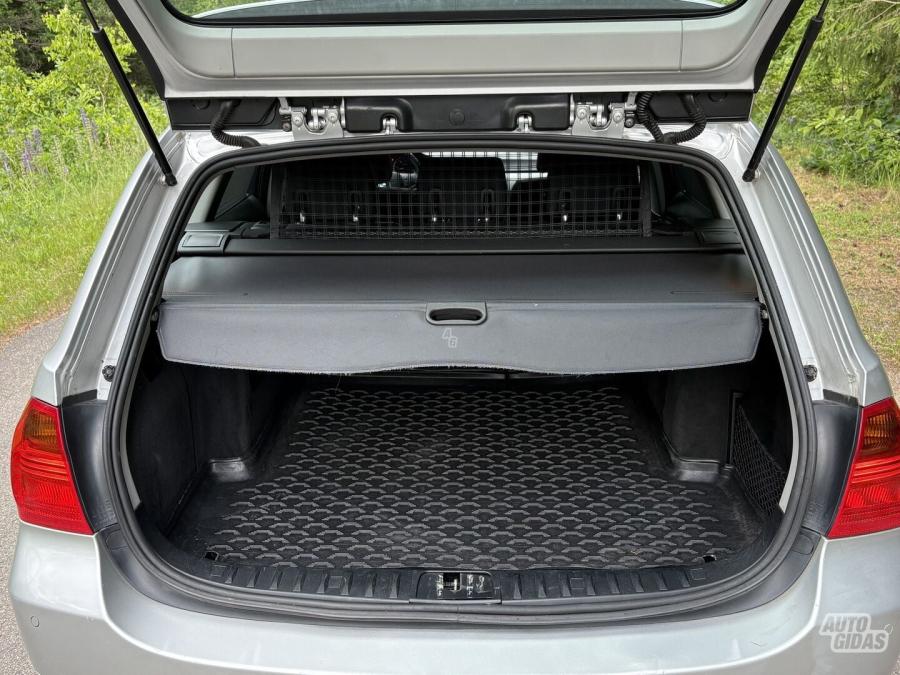 Grey BMW 325 2007 in Silale, with an engine capacity of 3.00 L and mileage of 334 thousand km for 4199 €, photo 17 on AUTOMOTO.COM.LV