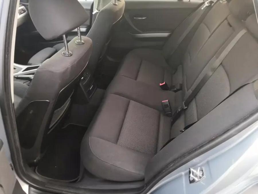 Pelēks BMW 325 2007 Rīga, ar dzinēja tilpumu 3.00 L un nobraukumu 275 tūkst. km par 3500 €, foto 10 vietnē AUTOMOTO.COM.LV