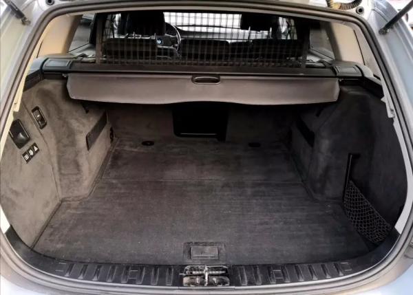 Grey BMW 325 2007 in Riga, with an engine capacity of 3.00 L and mileage of 275 thousand km for 3500 €, photo 10 on AUTOMOTO.COM.LV