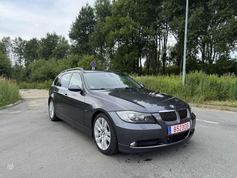 Grey BMW 325 2007 in Vilnius, with an engine capacity of 3.00 L and mileage of 304 thousand km for 4700 €, photo 4 on AUTOMOTO.COM.LV