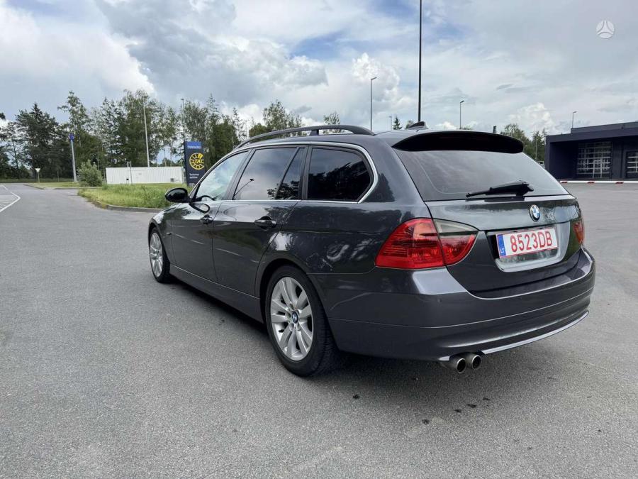 Grey BMW 325 2007 in Vilnius, with an engine capacity of 3.00 L and mileage of 304 thousand km for 4700 €, photo 7 on AUTOMOTO.COM.LV