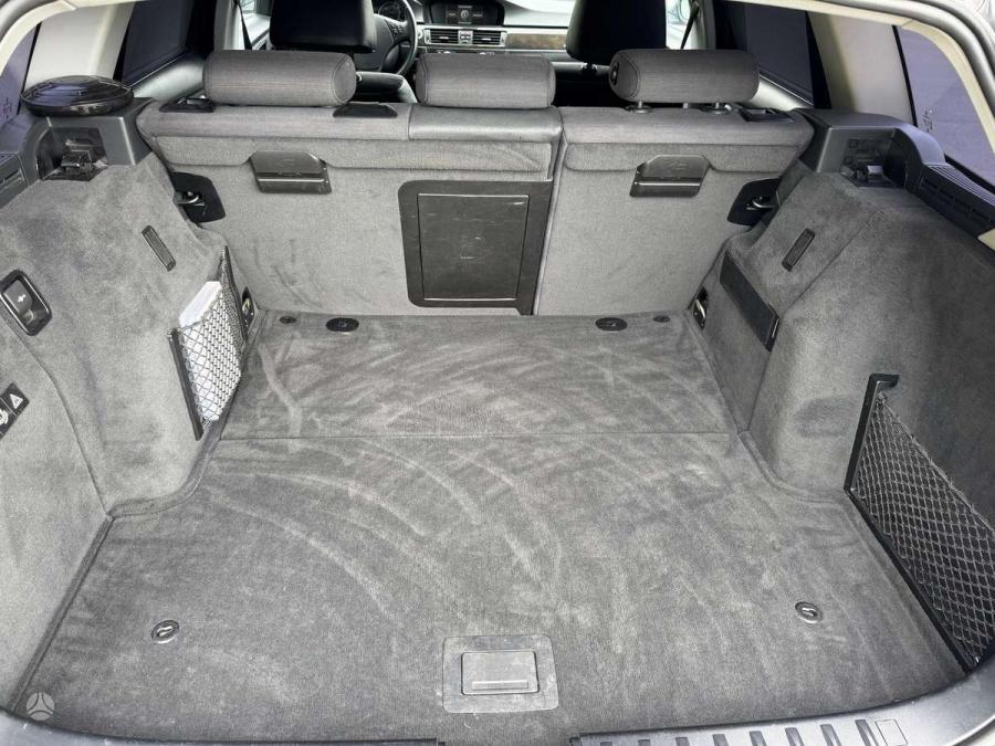 Grey BMW 325 2007 in Vilnius, with an engine capacity of 3.00 L and mileage of 304 thousand km for 4700 €, photo 13 on AUTOMOTO.COM.LV