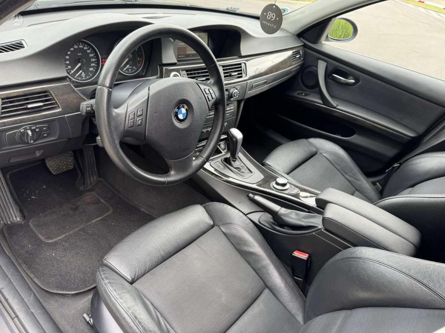 Grey BMW 325 2007 in Vilnius, with an engine capacity of 3.00 L and mileage of 304 thousand km for 4700 €, photo 15 on AUTOMOTO.COM.LV
