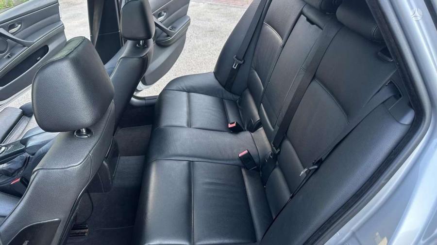 Pelēks BMW 325 2007 Viļņa, ar dzinēja tilpumu 2.99 L un nobraukumu 325 tūkst. km par 6200 €, foto 17 vietnē AUTOMOTO.COM.LV