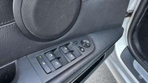 Pelēks BMW 325 2007 Viļņa, ar dzinēja tilpumu 2.99 L un nobraukumu 325 tūkst. km par 6200 €, foto 20 vietnē AUTOMOTO.COM.LV