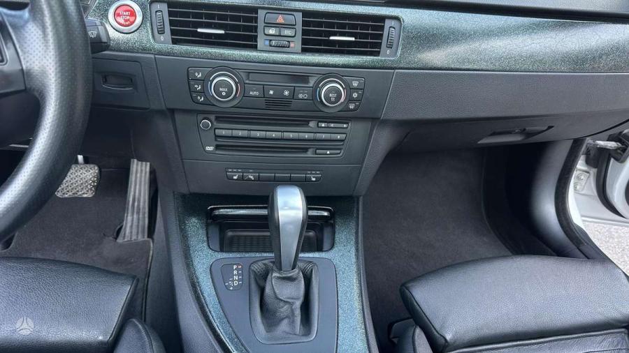Pelēks BMW 325 2007 Viļņa, ar dzinēja tilpumu 2.99 L un nobraukumu 325 tūkst. km par 6200 €, foto 24 vietnē AUTOMOTO.COM.LV