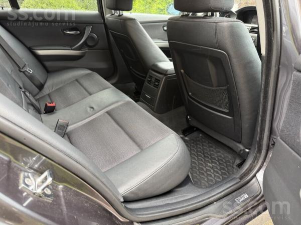 Pelēks BMW 325 2007 Jelgava, ar dzinēja tilpumu 3.00 L un nobraukumu 291 tūkst. km par 5250 €, foto 8 vietnē AUTOMOTO.COM.LV