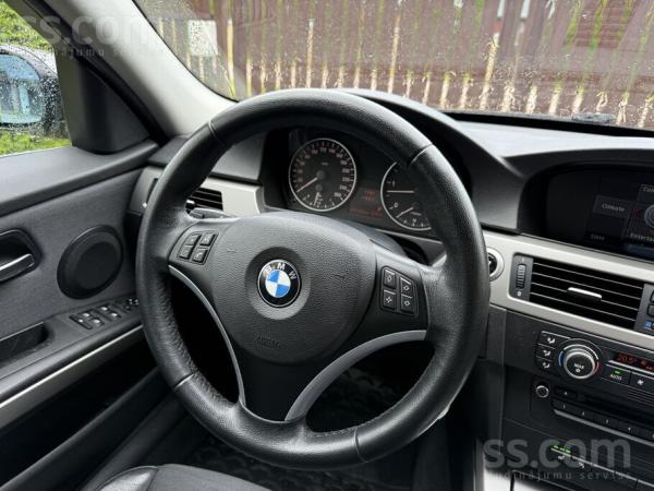 Pelēks BMW 325 2007 Jelgava, ar dzinēja tilpumu 3.00 L un nobraukumu 291 tūkst. km par 5250 €, foto 10 vietnē AUTOMOTO.COM.LV