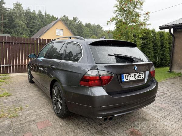 Grey BMW 325 2007 in Jelgava, with an engine capacity of 3.00 L and mileage of 291 thousand km for 5250 €, photo 6 on AUTOMOTO.COM.LV