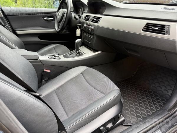 Grey BMW 325 2007 in Jelgava, with an engine capacity of 3.00 L and mileage of 291 thousand km for 5250 €, photo 7 on AUTOMOTO.COM.LV