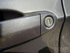 Pelēks BMW 325 2007 Jelgava, ar dzinēja tilpumu 3.00 L un nobraukumu 291 tūkst. km par 5250 €, foto 20 vietnē AUTOMOTO.COM.LV