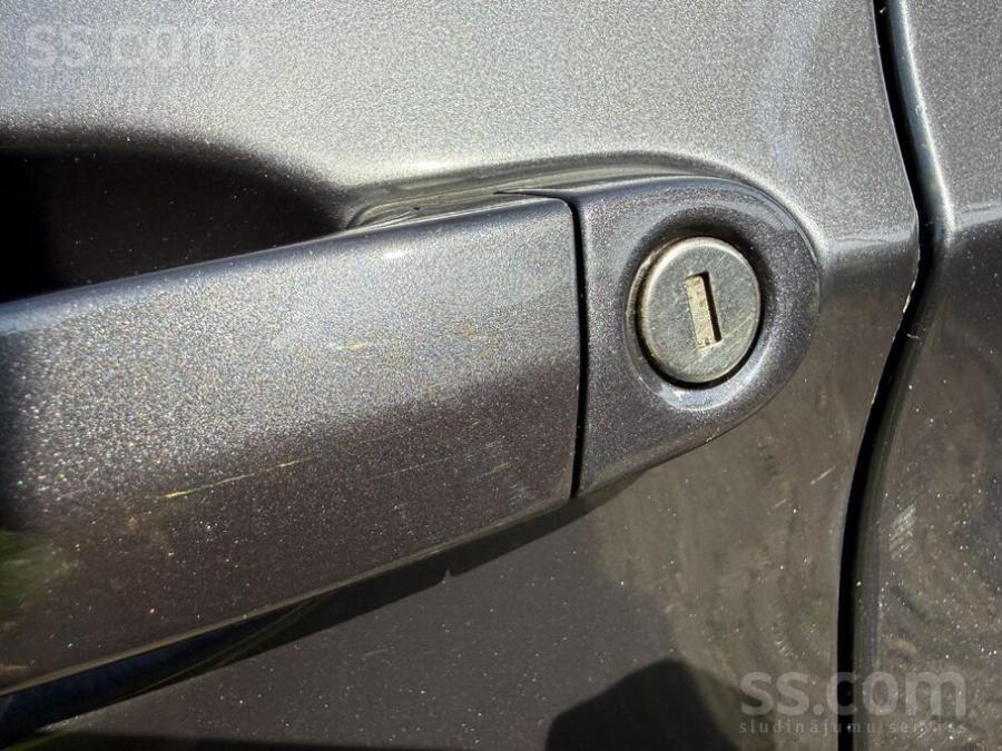 Pelēks BMW 325 2007 Jelgava, ar dzinēja tilpumu 3.00 L un nobraukumu 291 tūkst. km par 5250 €, foto 20 vietnē AUTOMOTO.COM.LV