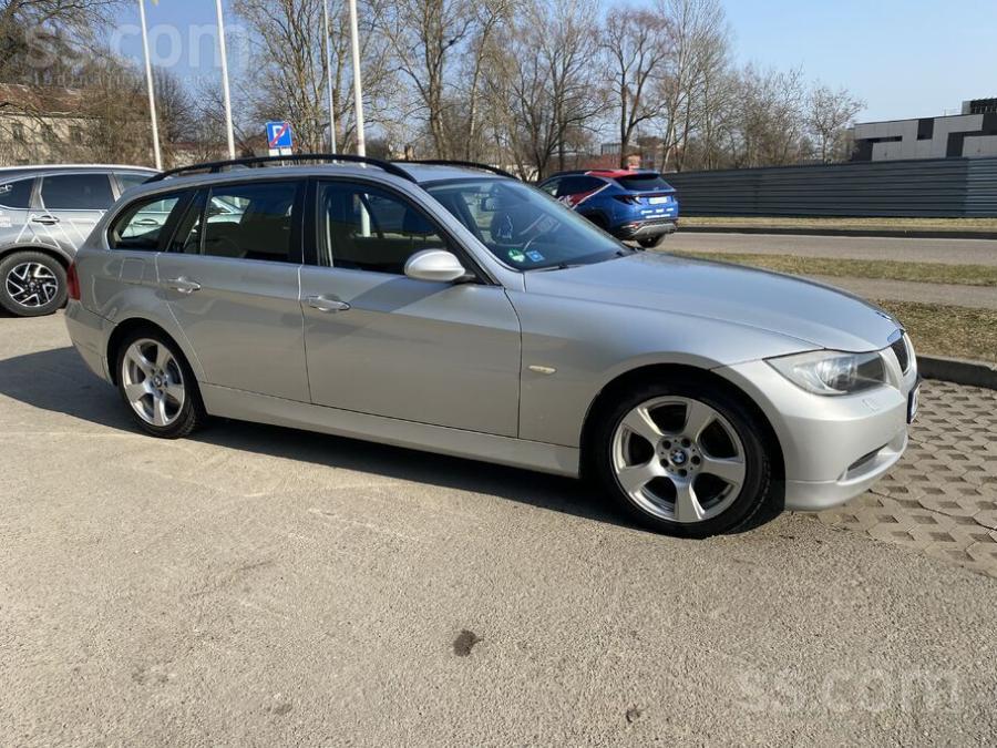 Grey BMW 325 2008 in Jurmala, with an engine capacity of 3.00 L and mileage of 302 thousand km for 4500 €, photo 2 on AUTOMOTO.COM.LV