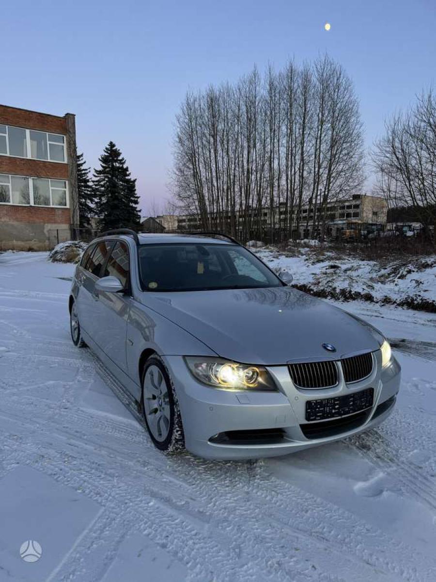 Grey BMW 325 2008 in Anyksciai, with an engine capacity of 2.99 L and mileage of 283 thousand km for 4250 €, photo 2 on AUTOMOTO.COM.LV