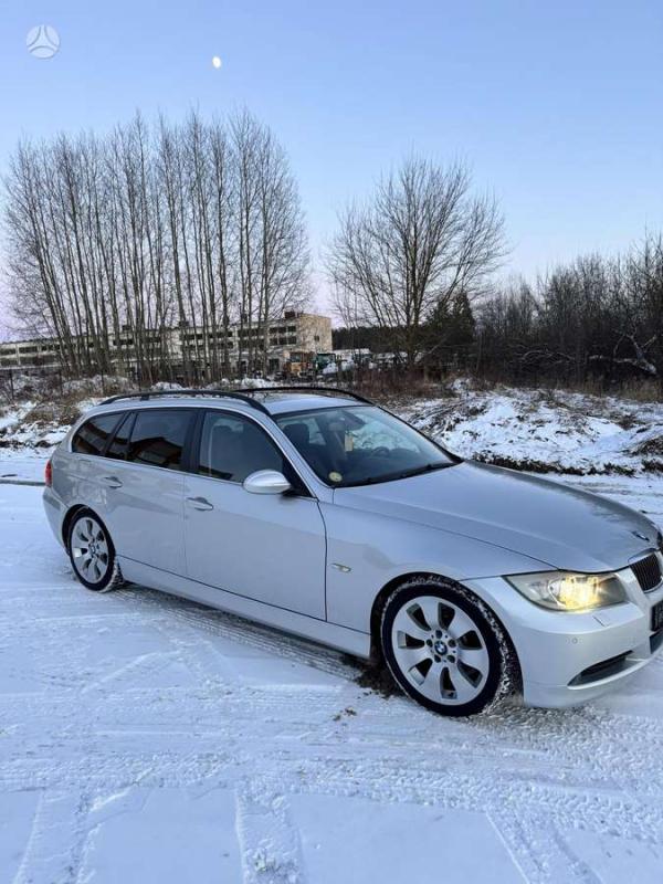Grey BMW 325 2008 in Anyksciai, with an engine capacity of 2.99 L and mileage of 283 thousand km for 4250 €, photo 3 on AUTOMOTO.COM.LV