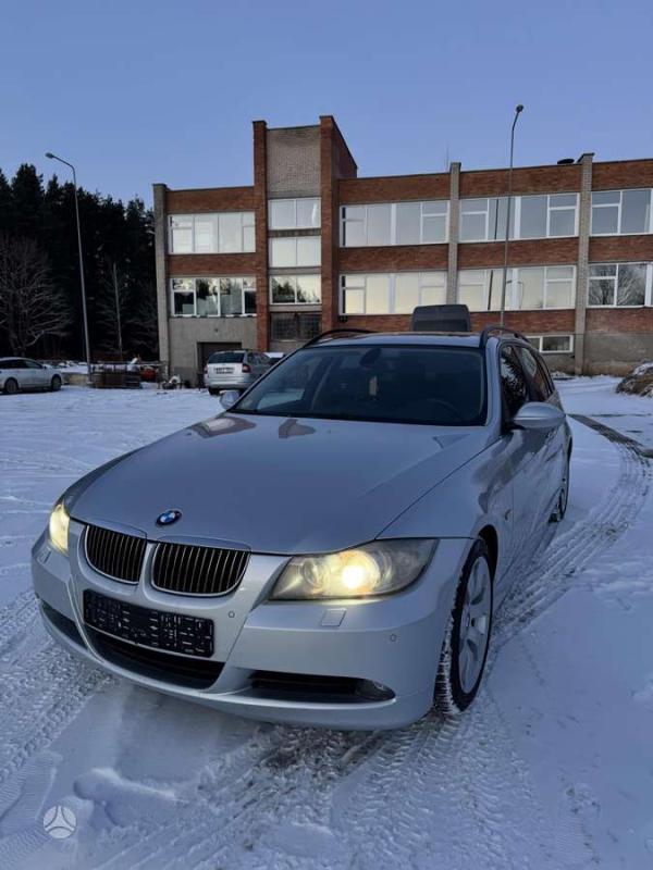 Grey BMW 325 2008 in Anyksciai, with an engine capacity of 2.99 L and mileage of 283 thousand km for 4250 €, photo 6 on AUTOMOTO.COM.LV