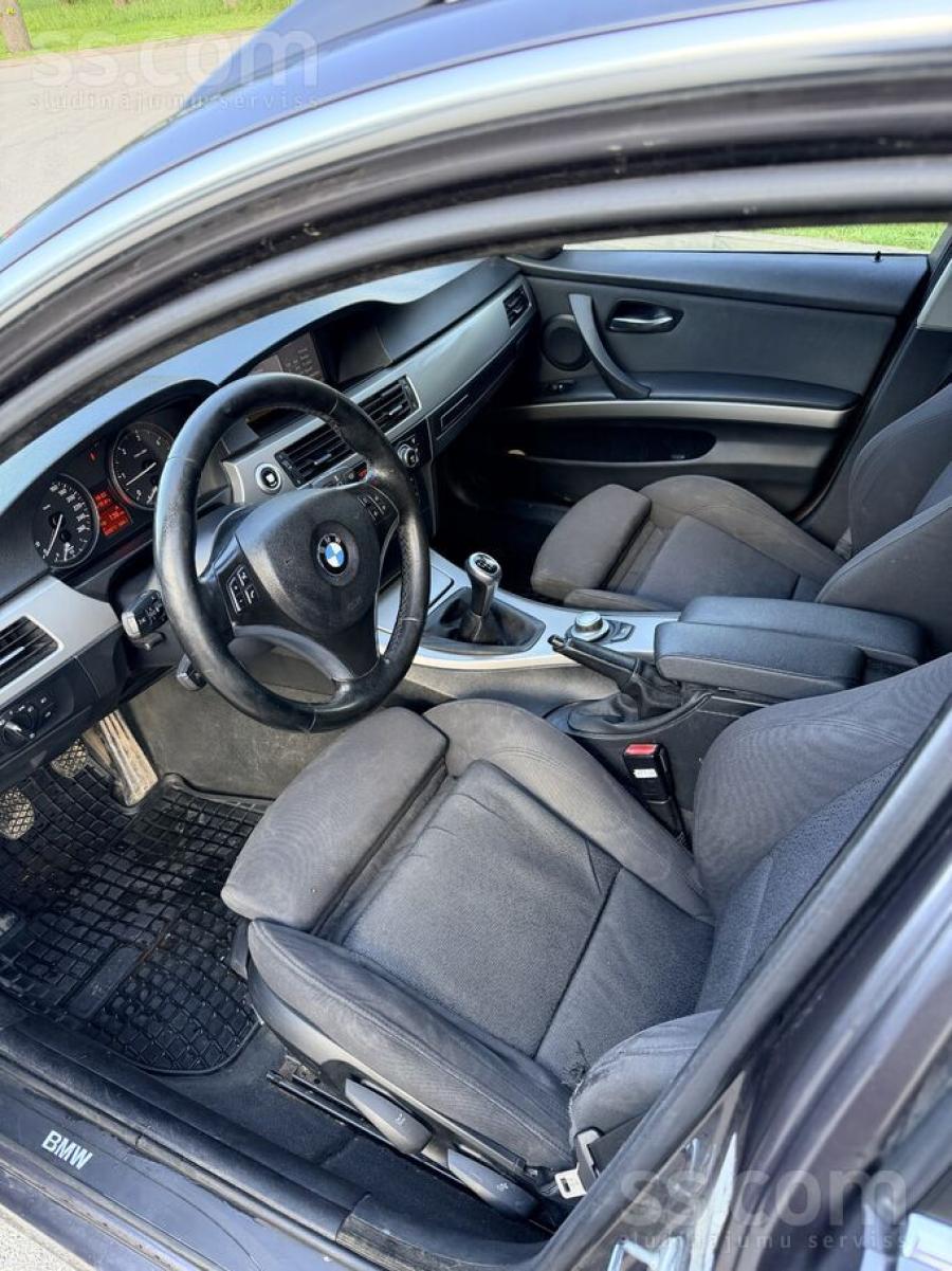Pelēks BMW 325 2008 Rēzekne, ar dzinēja tilpumu 3.00 L un nobraukumu 350 tūkst. km par 2900 €, foto 9 vietnē AUTOMOTO.COM.LV