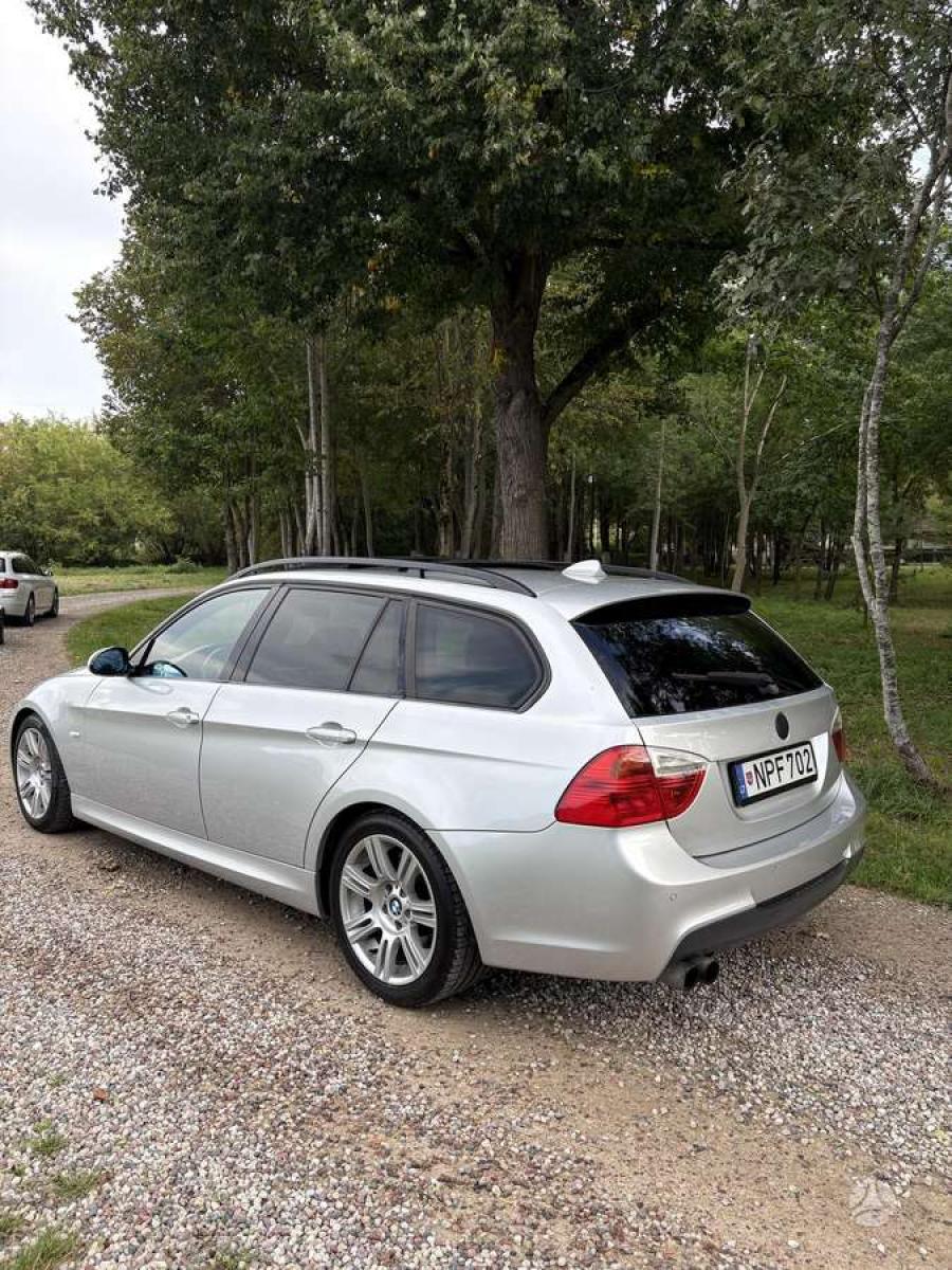 Grey BMW 325 2008 in Druskininkai, with an engine capacity of 2.99 L and mileage of 328 thousand km for 5900 €, photo 4 on AUTOMOTO.COM.LV