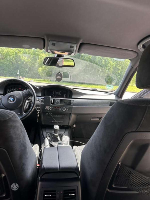 Grey BMW 325 2009 in Kaunas, with an engine capacity of 2.99 L and mileage of 328 thousand km for 4600 €, photo 9 on AUTOMOTO.COM.LV