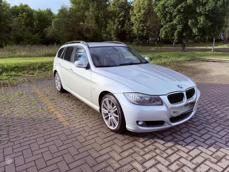 Pelēks BMW 325 2009 Viļņa, ar dzinēja tilpumu 0.00 L un nobraukumu 334 tūkst. km par 5499 €, foto 4 vietnē AUTOMOTO.COM.LV
