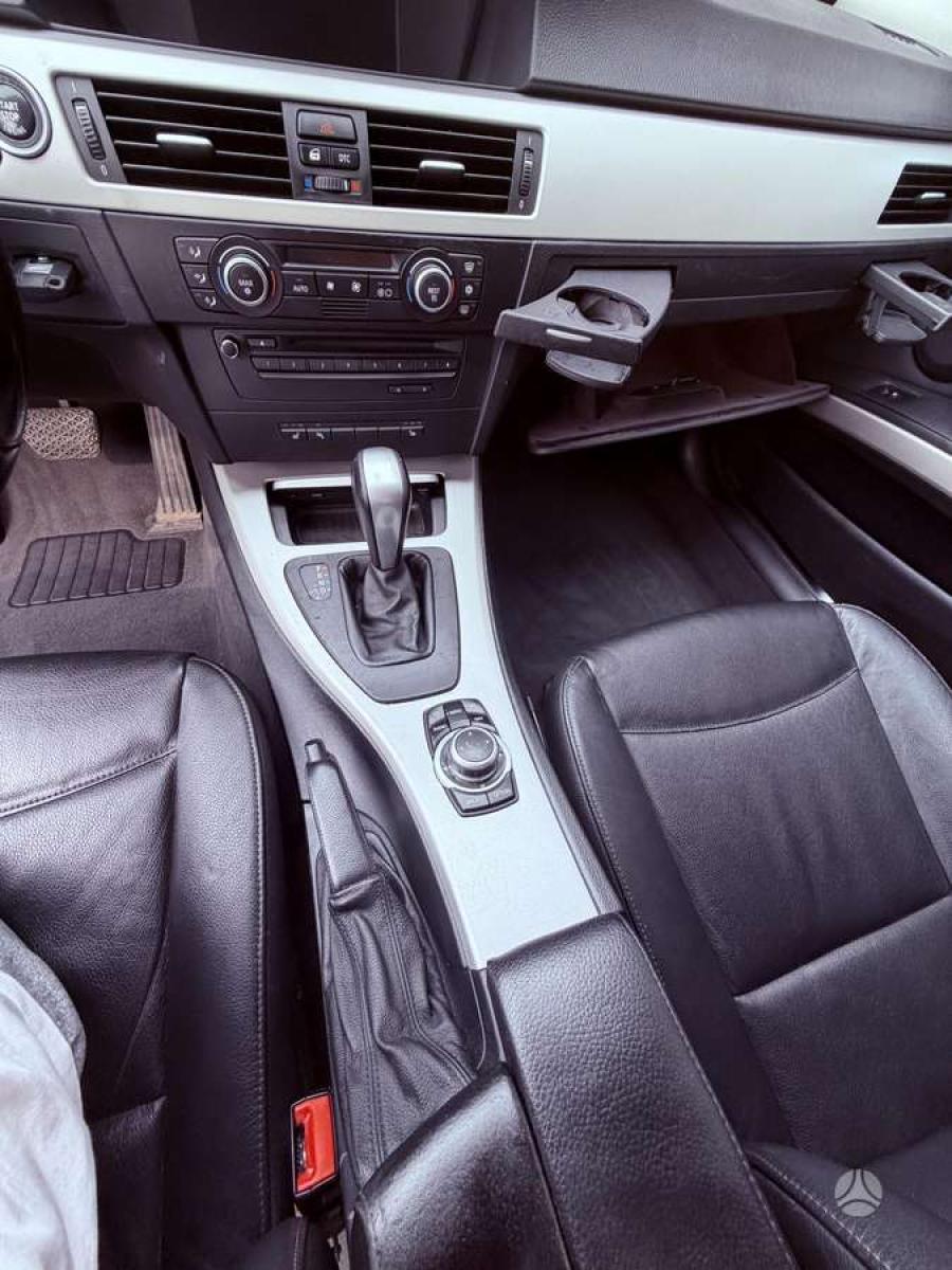 Pelēks BMW 325 2009 Viļņa, ar dzinēja tilpumu 0.00 L un nobraukumu 334 tūkst. km par 5499 €, foto 18 vietnē AUTOMOTO.COM.LV