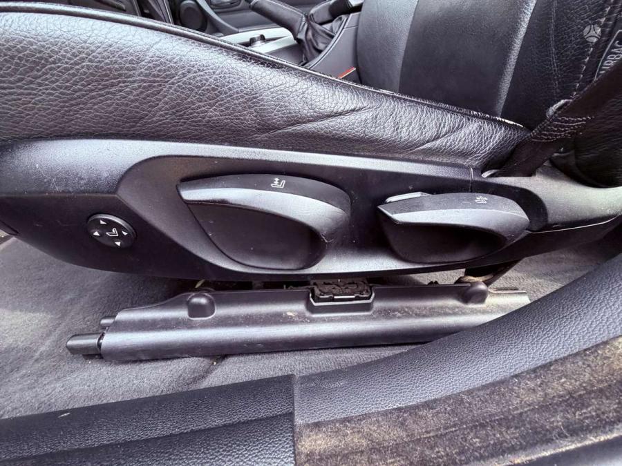 Pelēks BMW 325 2009 Viļņa, ar dzinēja tilpumu 0.00 L un nobraukumu 334 tūkst. km par 5499 €, foto 22 vietnē AUTOMOTO.COM.LV