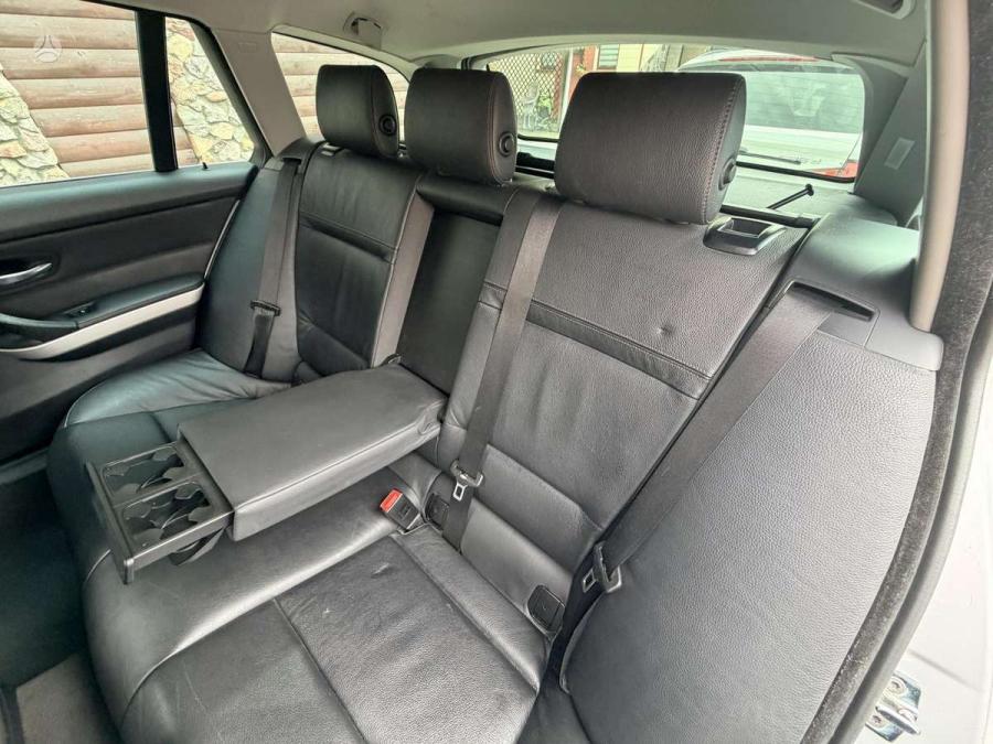 Pelēks BMW 325 2009 Viļņa, ar dzinēja tilpumu 0.00 L un nobraukumu 334 tūkst. km par 5499 €, foto 27 vietnē AUTOMOTO.COM.LV