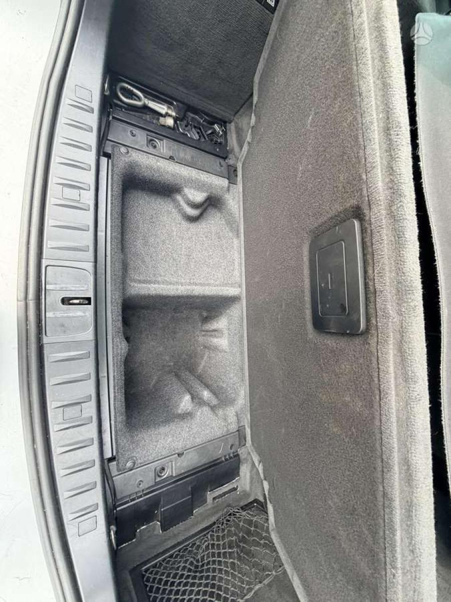 Pelēks BMW 325 2009 Viļņa, ar dzinēja tilpumu 0.00 L un nobraukumu 334 tūkst. km par 5499 €, foto 29 vietnē AUTOMOTO.COM.LV