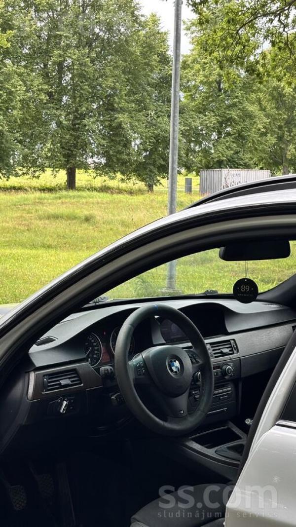 Grey BMW 325 2009 in Riga, with an engine capacity of 3.00 L and mileage of 375 thousand km for 4400 €, photo 7 on AUTOMOTO.COM.LV