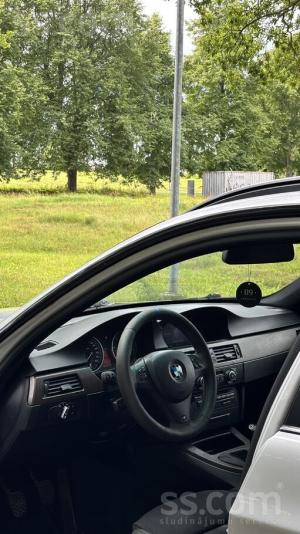 Pelēks BMW 325 2009 Rīga, ar dzinēja tilpumu 3.00 L un nobraukumu 375 tūkst. km par 4400 €, foto 7 vietnē AUTOMOTO.COM.LV