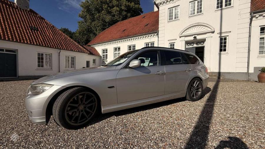Grey BMW 325 2010 in Panevezys, with an engine capacity of 3.00 L and mileage of 418 thousand km for 5000 €, photo 4 on AUTOMOTO.COM.LV