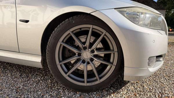 Grey BMW 325 2010 in Panevezys, with an engine capacity of 3.00 L and mileage of 418 thousand km for 5000 €, photo 5 on AUTOMOTO.COM.LV