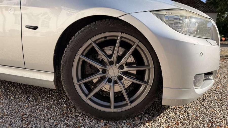 Grey BMW 325 2010 in Panevezys, with an engine capacity of 3.00 L and mileage of 418 thousand km for 5000 €, photo 6 on AUTOMOTO.COM.LV