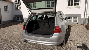 Grey BMW 325 2010 in Panevezys, with an engine capacity of 3.00 L and mileage of 418 thousand km for 5000 €, photo 8 on AUTOMOTO.COM.LV
