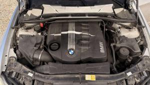 Grey BMW 325 2010 in Panevezys, with an engine capacity of 3.00 L and mileage of 418 thousand km for 5000 €, photo 12 on AUTOMOTO.COM.LV