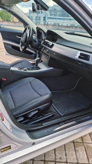 Grey BMW 325 2010 in Riga, with an engine capacity of 3.00 L and mileage of 331 thousand km for 6950 €, photo 8 on AUTOMOTO.COM.LV