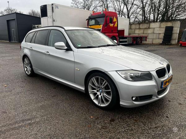 Grey BMW 325 2011 in Ukmerge, with an engine capacity of 2.99 L and mileage of 430 thousand km for 4750 €, photo 3 on AUTOMOTO.COM.LV