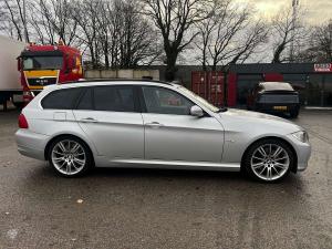 Grey BMW 325 2011 in Ukmerge, with an engine capacity of 2.99 L and mileage of 430 thousand km for 4750 €, photo 7 on AUTOMOTO.COM.LV