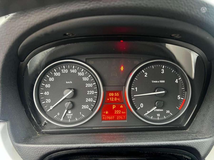 Grey BMW 325 2011 in Ukmerge, with an engine capacity of 2.99 L and mileage of 430 thousand km for 4750 €, photo 19 on AUTOMOTO.COM.LV