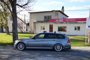 Pelēks BMW 325 2011 Tallina, ar dzinēja tilpumu 2.50 L un nobraukumu 304 tūkst. km par 6999 €, foto 19 vietnē AUTOMOTO.COM.LV